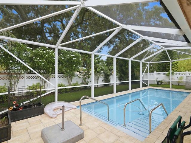 3 bedroom luxury Villa for sale in Cooper City, Florida