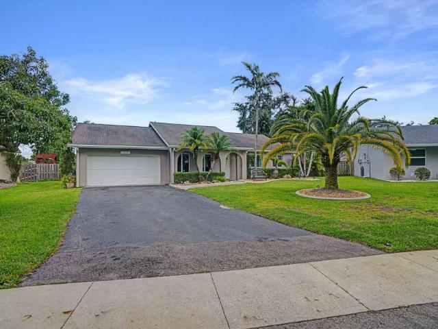 3 bedroom luxury Villa for sale in Cooper City, Florida