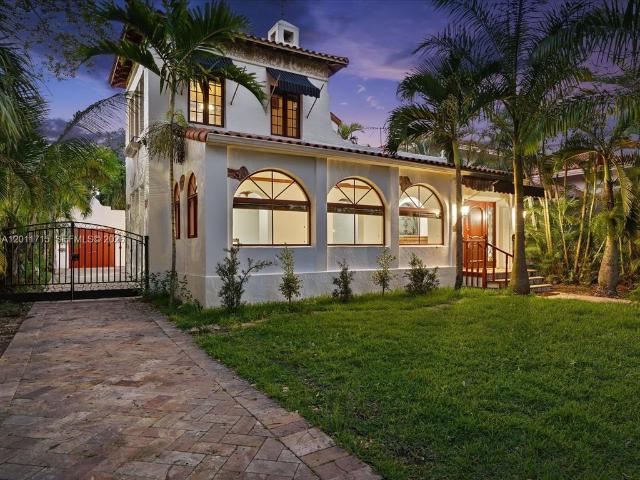 3 bedroom luxury Villa for sale in Coral Gables, Florida