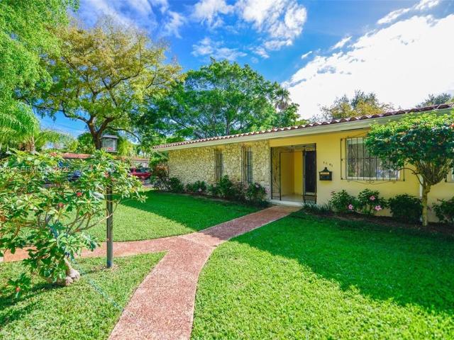 3 bedroom luxury Villa for sale in Coral Gables, Florida