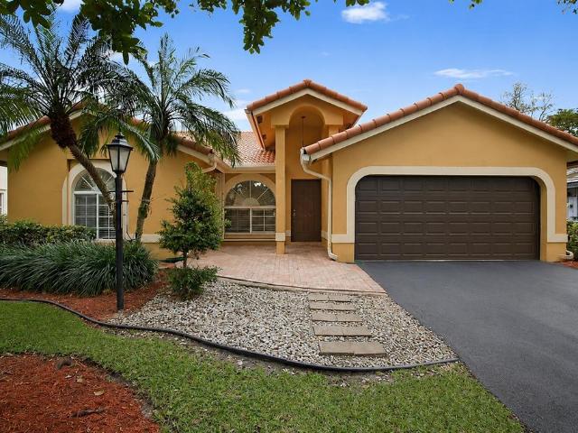 3 bedroom luxury Villa for sale in Coral Springs, Florida