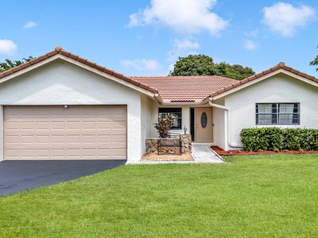 3 bedroom luxury Villa for sale in Coral Springs, Florida