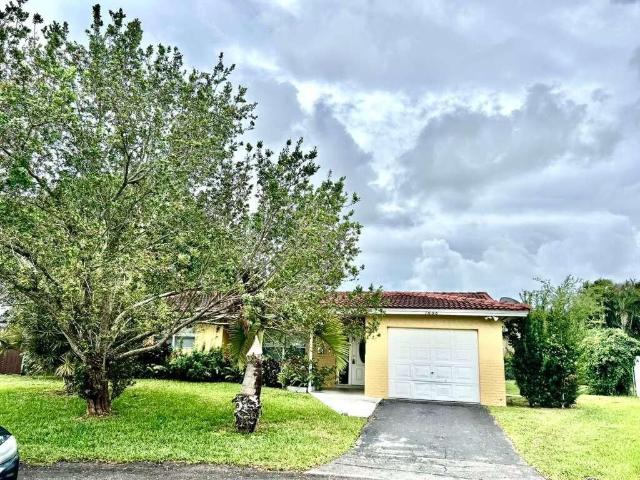 3 bedroom luxury Villa for sale in Coral Springs, Florida