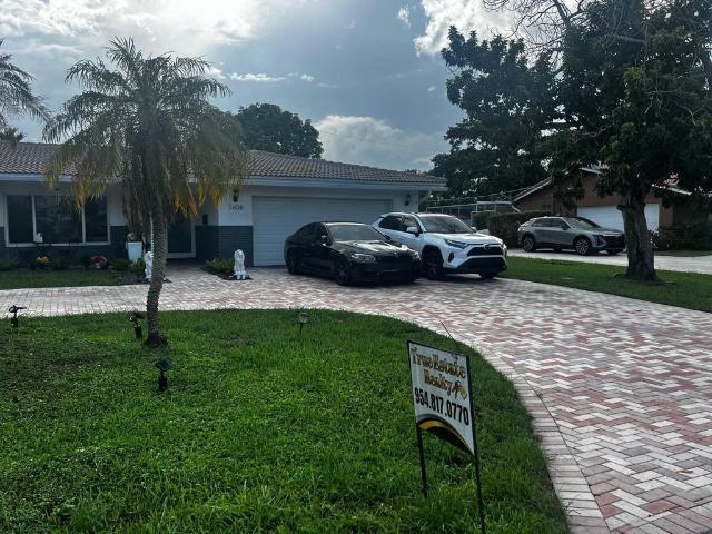 3 bedroom luxury Villa for sale in Coral Springs, Florida