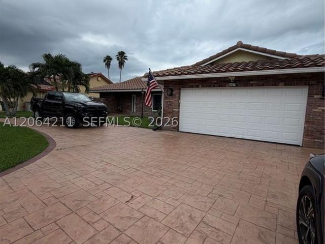3 bedroom luxury Villa for sale in Coral Springs, Florida