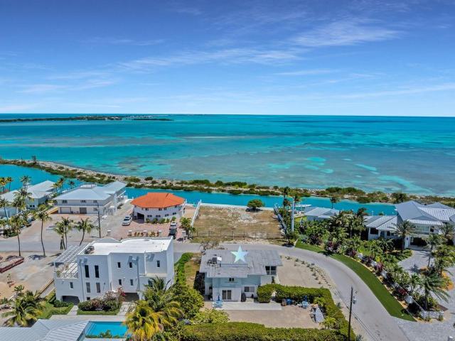 3 bedroom luxury Villa for sale in Duck Key, Florida