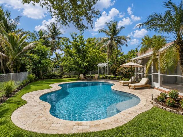 3 bedroom luxury Villa for sale in Davie, Florida