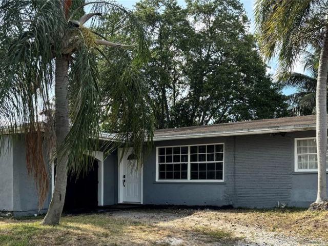 3 bedroom luxury Villa for sale in Davie, Florida