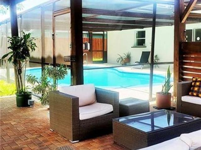 3 bedroom luxury Villa for sale in Davie, Florida