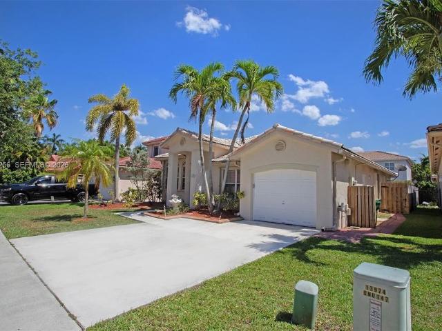 3 bedroom luxury Villa for sale in Davie, Florida