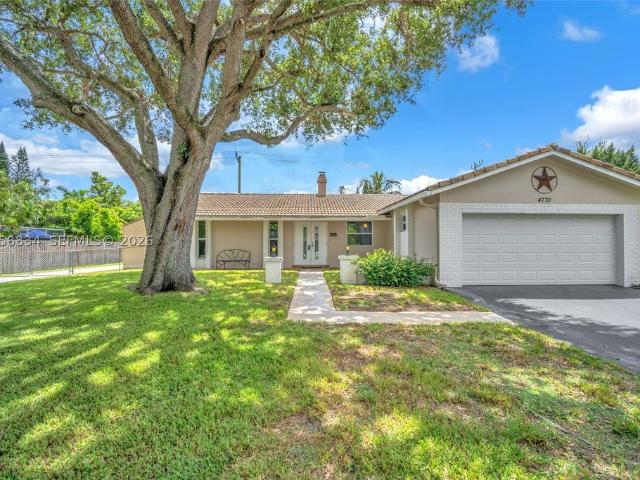 3 bedroom luxury Villa for sale in Davie, Florida