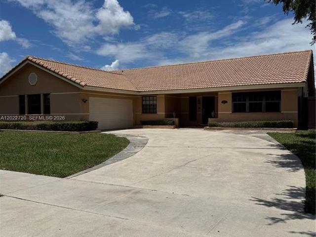 3 bedroom luxury Villa for sale in Davie, Florida