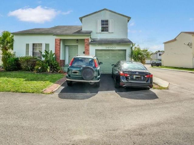 3 bedroom luxury Villa for sale in Davie, Florida