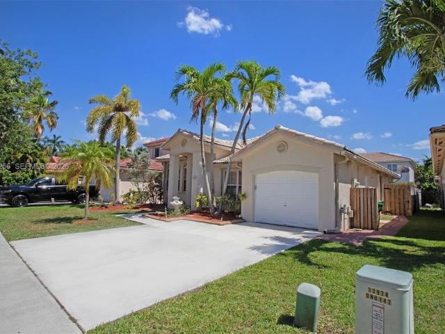 3 bedroom luxury Villa for sale in Davie, Florida