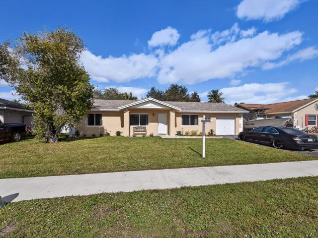 4 bedroom luxury Villa for sale in Davie, Florida