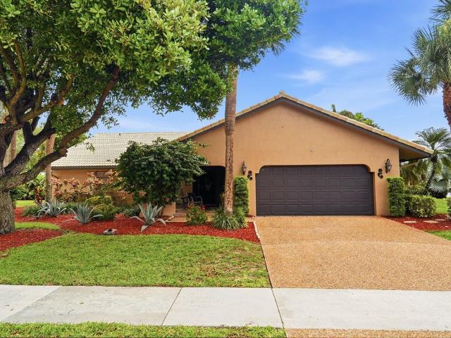 3 bedroom luxury Villa for sale in Deerfield Beach, Florida