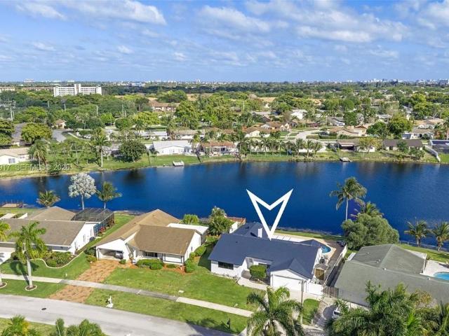 3 bedroom luxury Villa for sale in Deerfield Beach, Florida