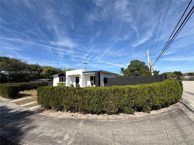 3 bedroom luxury Villa for sale in Deerfield Beach, Florida