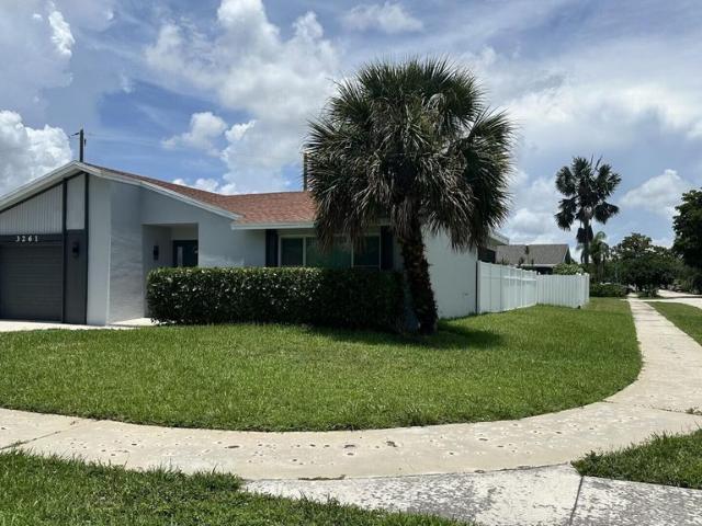 3 bedroom luxury Villa for sale in Deerfield Beach, Florida
