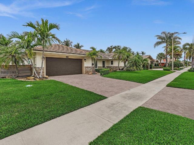 3 bedroom luxury Villa for sale in Deerfield Beach, Florida