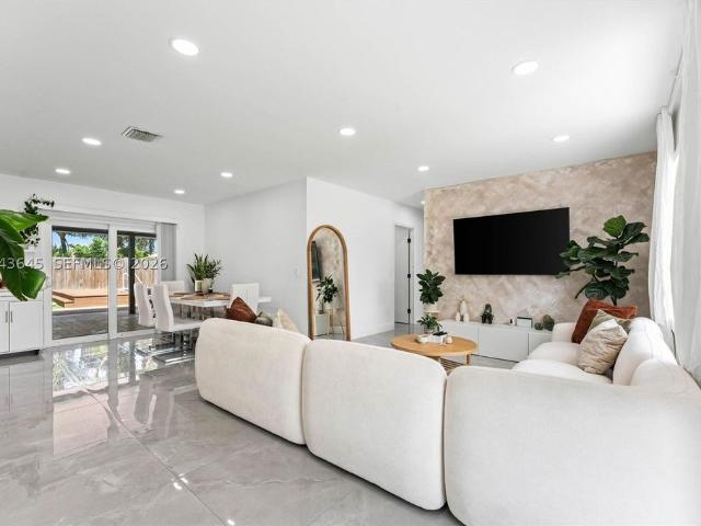 3 bedroom luxury Villa for sale in Deerfield Beach, Florida