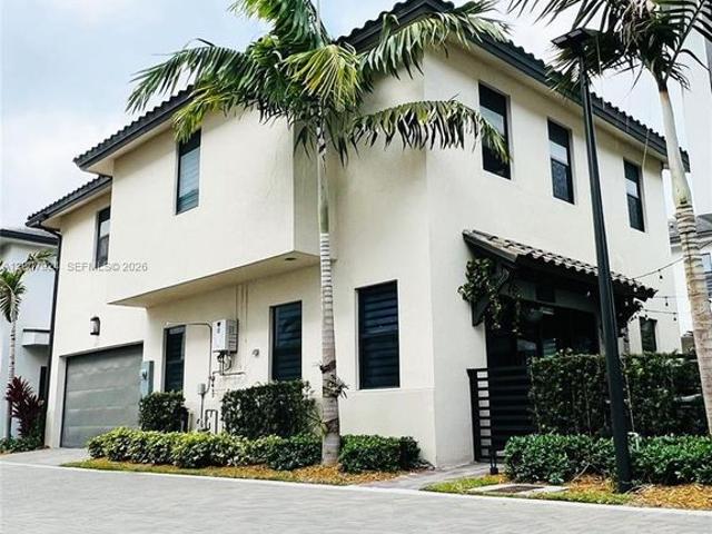 3 bedroom luxury Villa for sale in Doral, Florida