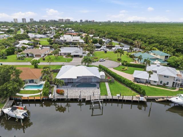 3 bedroom luxury Villa for sale in Hutchinson Island South, United States