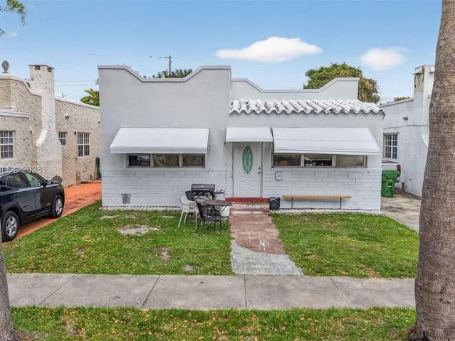 3 bedroom luxury Villa for sale in Hallandale, Florida