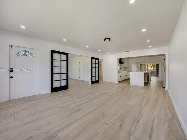 3 bedroom luxury Villa for sale in Hallandale, Florida