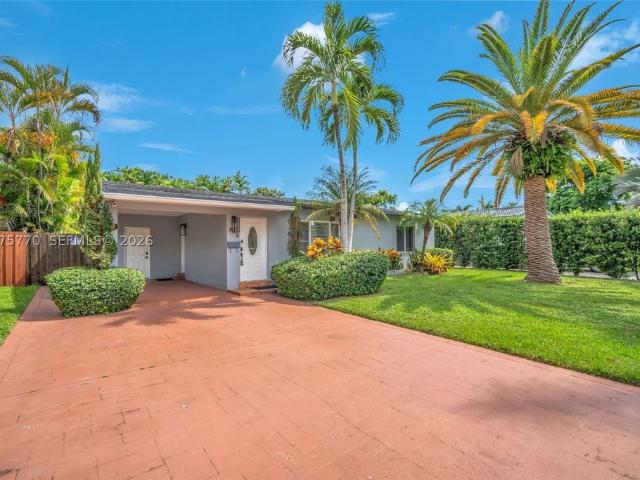 3 bedroom luxury Villa for sale in Hallandale, Florida