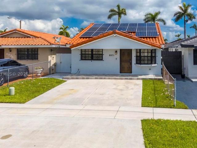 3 bedroom luxury Villa for sale in Hialeah Gardens, Florida