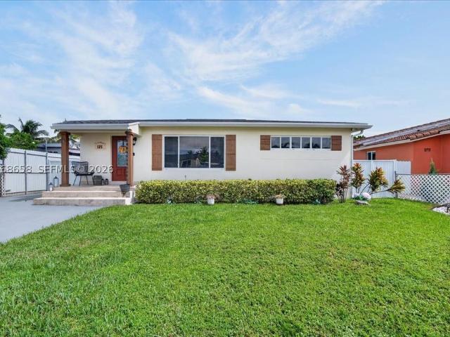 3 bedroom luxury Villa for sale in Hialeah, Florida