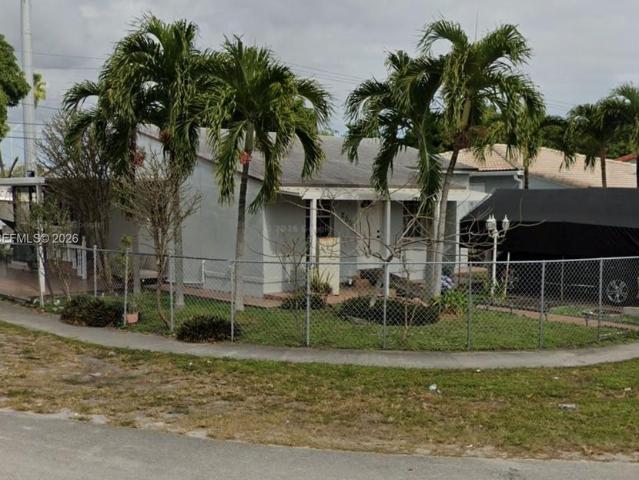 3 bedroom luxury Villa for sale in Hialeah, Florida