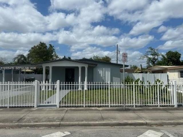 3 bedroom luxury Villa for sale in Hialeah, United States