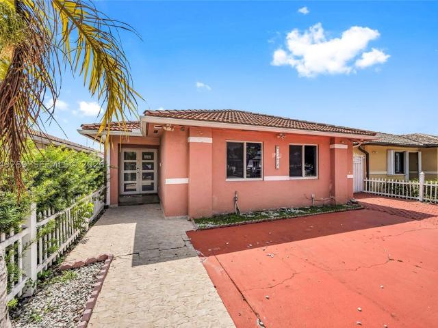 3 bedroom luxury Villa for sale in Hialeah, United States