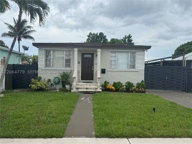 3 bedroom luxury Villa for sale in Hialeah, United States