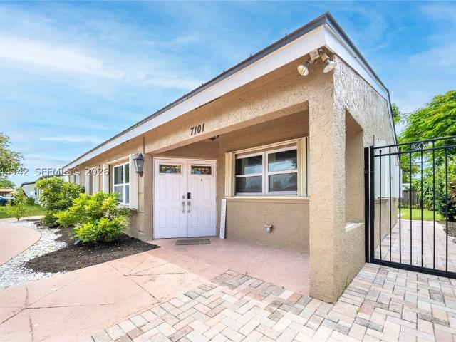 3 bedroom luxury Villa for sale in Hollywood, United States