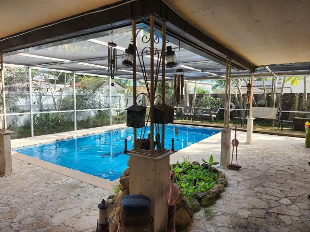 3 bedroom luxury Villa for sale in Hollywood, Florida