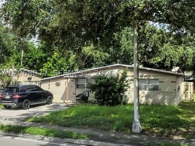 3 bedroom luxury Villa for sale in Hollywood, Florida