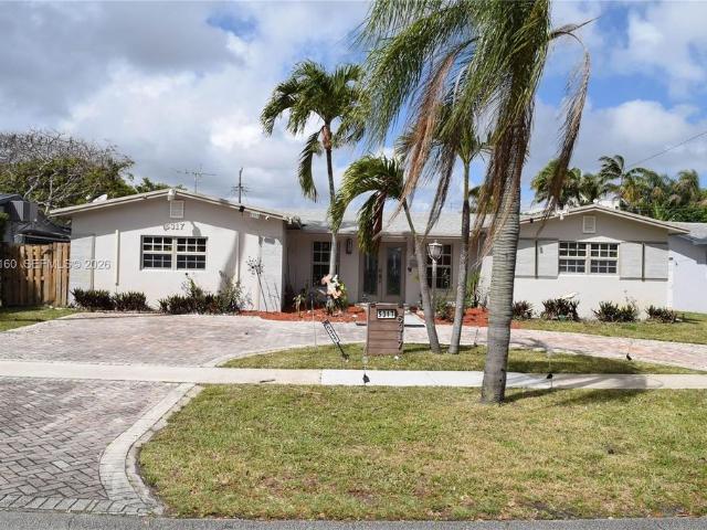 3 bedroom luxury Villa for sale in Hollywood, Florida