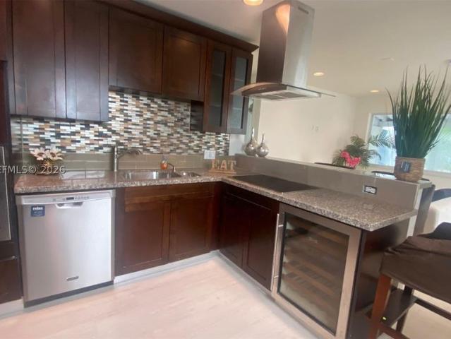 3 bedroom luxury Villa for sale in Hollywood, Florida