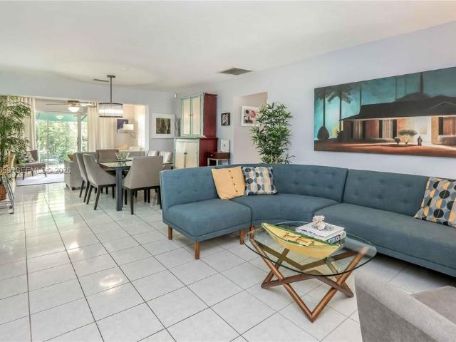 3 bedroom luxury Villa for sale in Hollywood, Florida