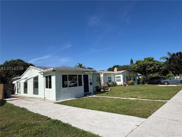 3 bedroom luxury Villa for sale in Hollywood, Florida