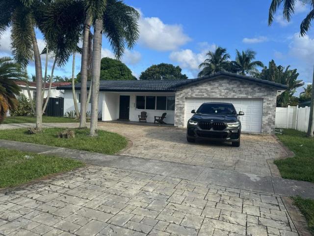 3 bedroom luxury Villa for sale in Hollywood, Florida