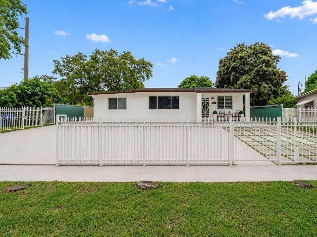 3 bedroom luxury Villa for sale in Hollywood, Florida