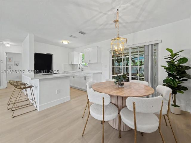 3 bedroom luxury Villa for sale in Hollywood, Florida