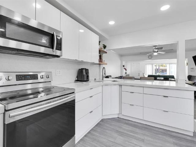 3 bedroom luxury Villa for sale in Hollywood, Florida