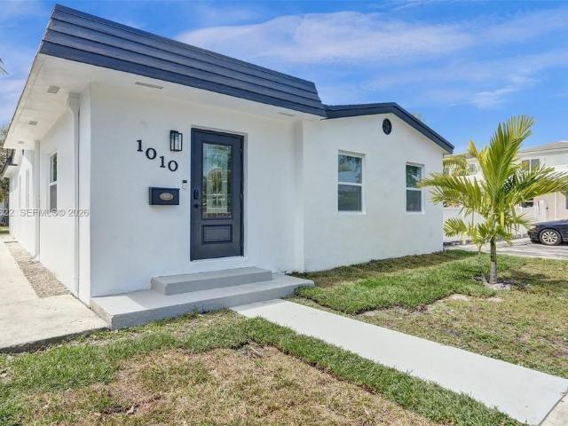 3 bedroom luxury Villa for sale in Hollywood, Florida