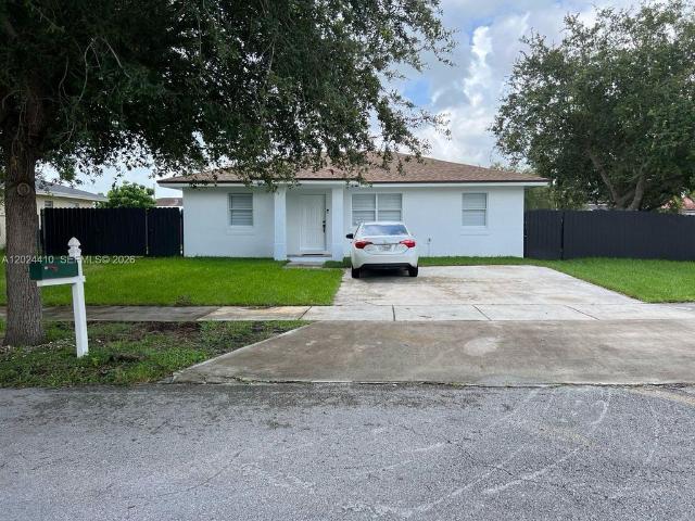 3 bedroom luxury Villa for sale in Homestead, Florida