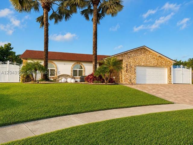 3 bedroom luxury Villa for sale in Homestead, Florida
